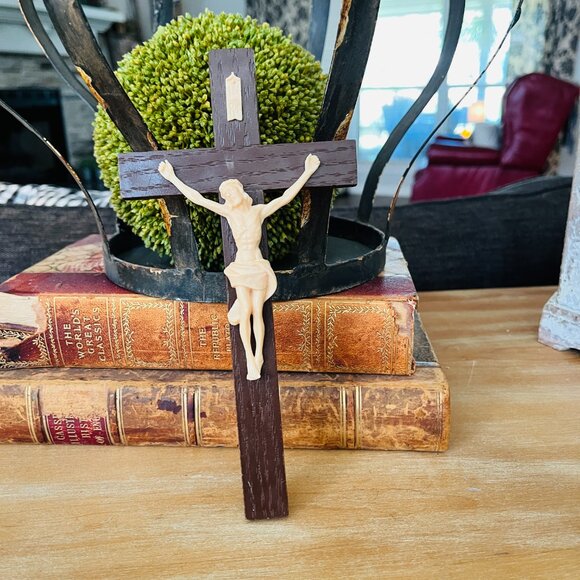 Vintage | Accents | Vintage Crucifix | Poshmark